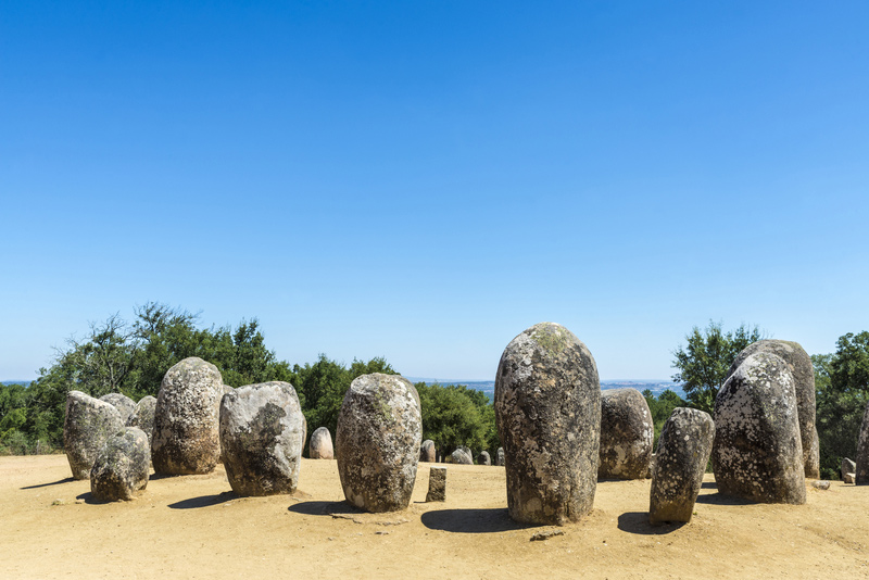 Top 10 van mooie plekjes | Steencirkel Cromeleque dos Almendres ...